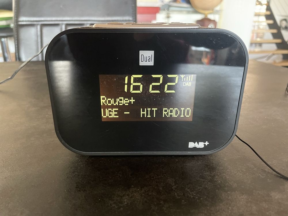 Radio Réveil Dual CR 26 (D'occasion) à Vallamand pour CHF 35 – avec ...
