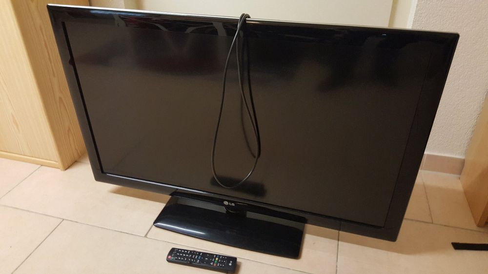 LG LCD-TV 42" (Gebraucht) in Bettlach für CHF 20 – nur Abholung auf ...