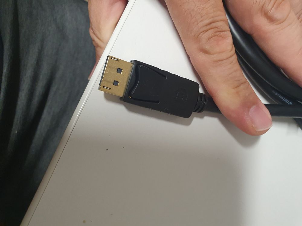 DisplayPort Kabel Einrastende DP Stecker Network E301195 2m (Gebraucht) in Zürich für CHF 4.5 ...