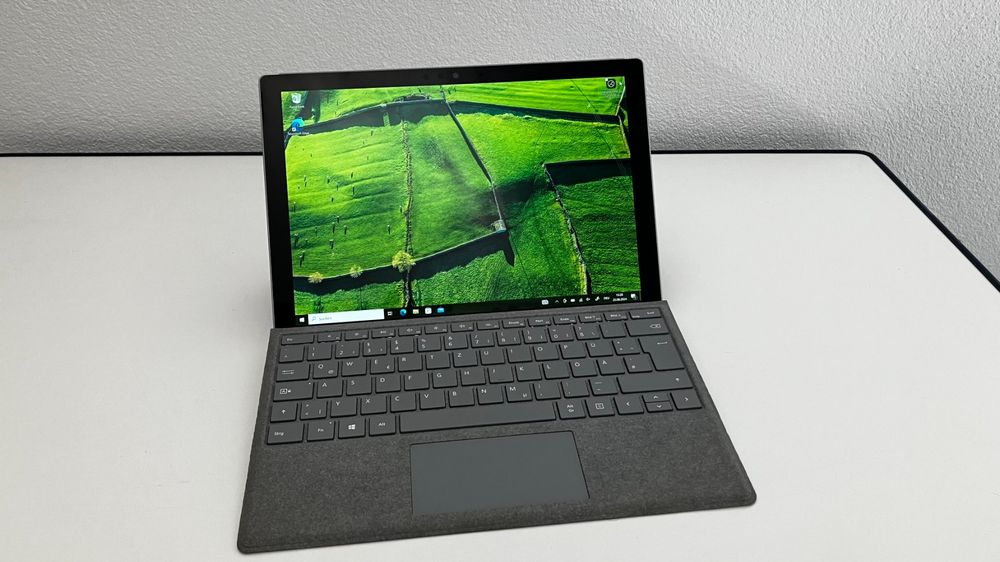 Microsoft Surface Pro 1796 (5. Generation) (Gebraucht) in Termen für ...