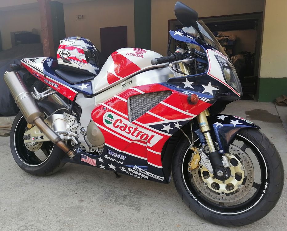 Honda vtr 1000 sp2 de 2004 (D'occasion) à Carouge pour CHF 9000 ...
