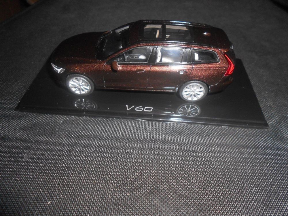 Volvo V60 Maplebraun Métallic 2018 Norev 1:43 | Kaufen auf Ricardo