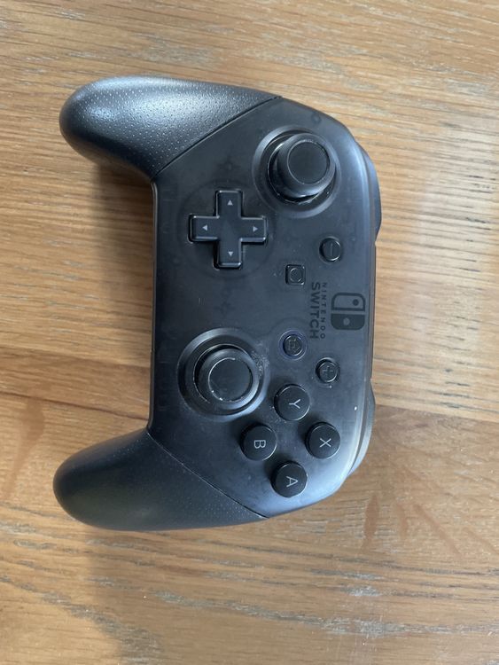 Nintendo Pro Controller (Gebraucht) in Winterthur für CHF 39 – mit ...