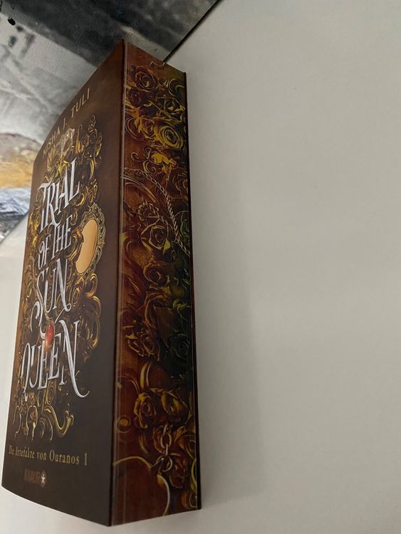 Trial of the Sun queen von Nisha j. Tuli neu mit Farbschnitt (Neu und ...