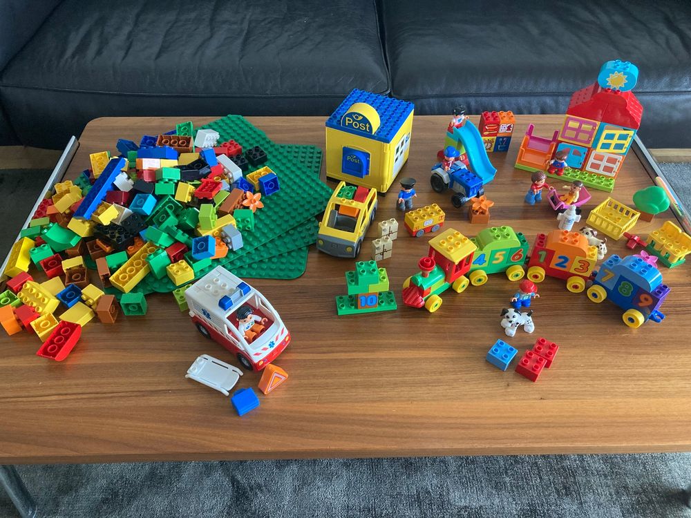 Lego DUPLO | Post, Haus, Krankenwagen, 3 Platten, Zug | Kaufen auf Ricardo