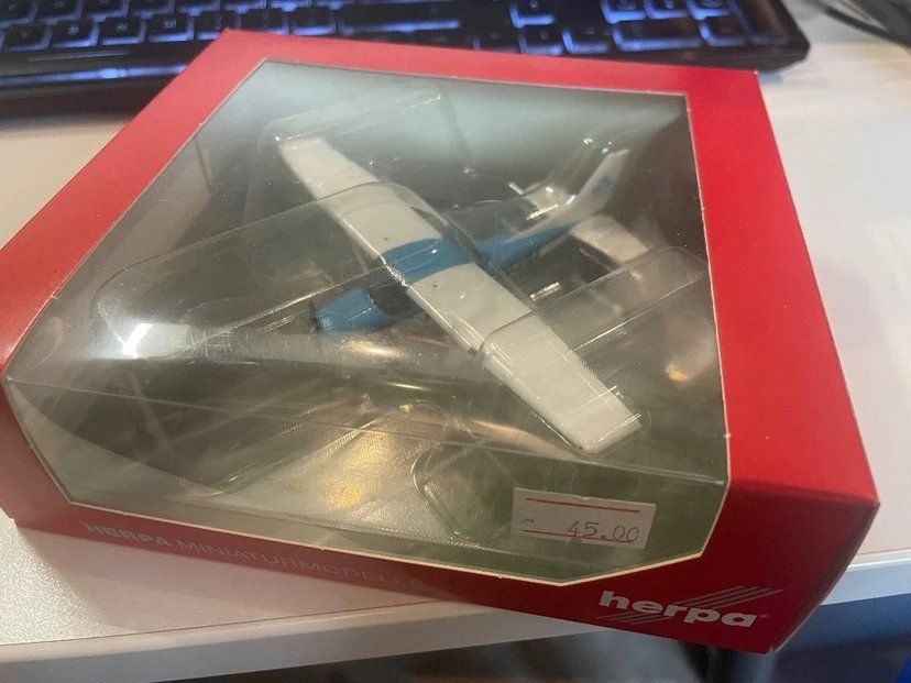Cessna 172 KLM PH-KBA 1/87 Flugzeugmodell aus Kunststoff (Neu und ...