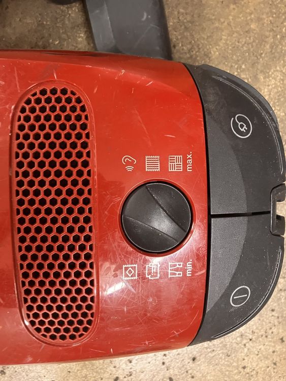 Miele Staubsauger Classic C1 easy red PowerLine, Top! (Gebraucht) in ...