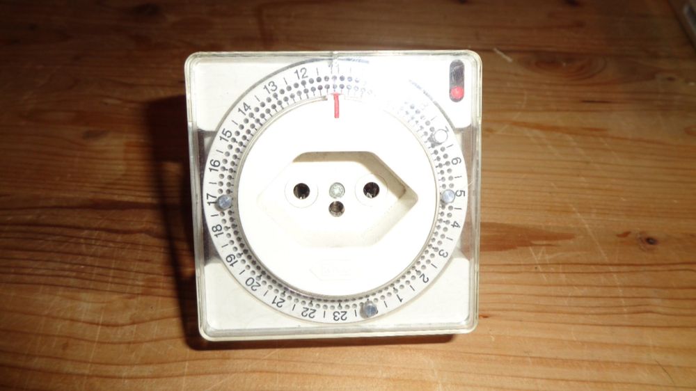 Zeitschaltuhr THEBEN TIMER weiss (Gebraucht) in Guggisberg für CHF 1 ...