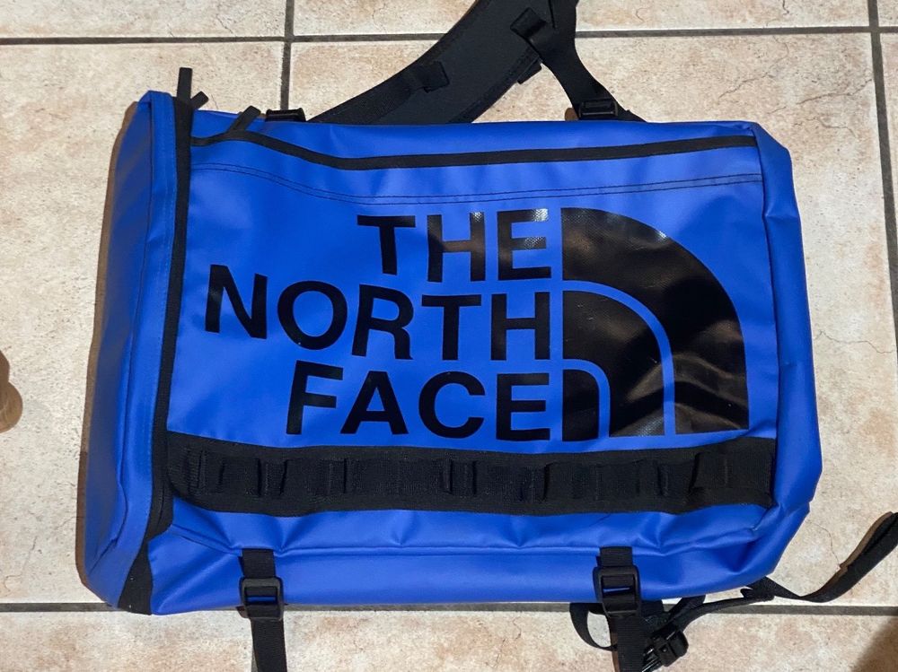 North face base camp Fuse box bag (Gebraucht) in Aproz für CHF 75 – mit ...