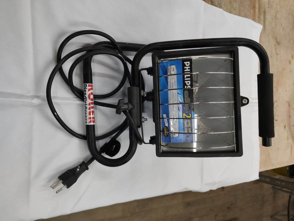 Halogen Scheinwerfer 500 Watt (Gebraucht) in Mels für CHF 5 – mit Lieferung auf Ricardo kaufen