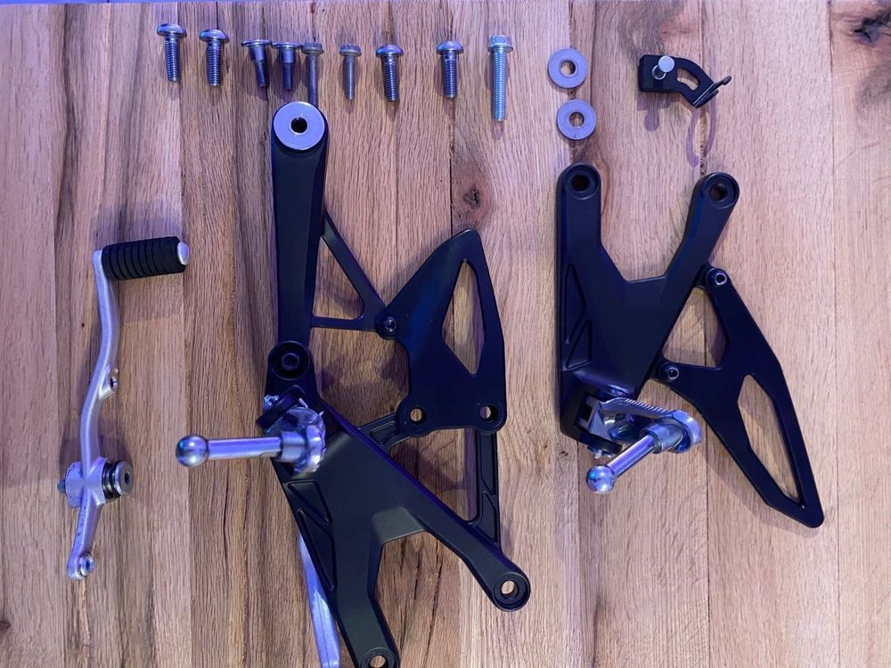 Yamaha Fussrastenanlage YZF-R1 RN32 | Kaufen auf Ricardo