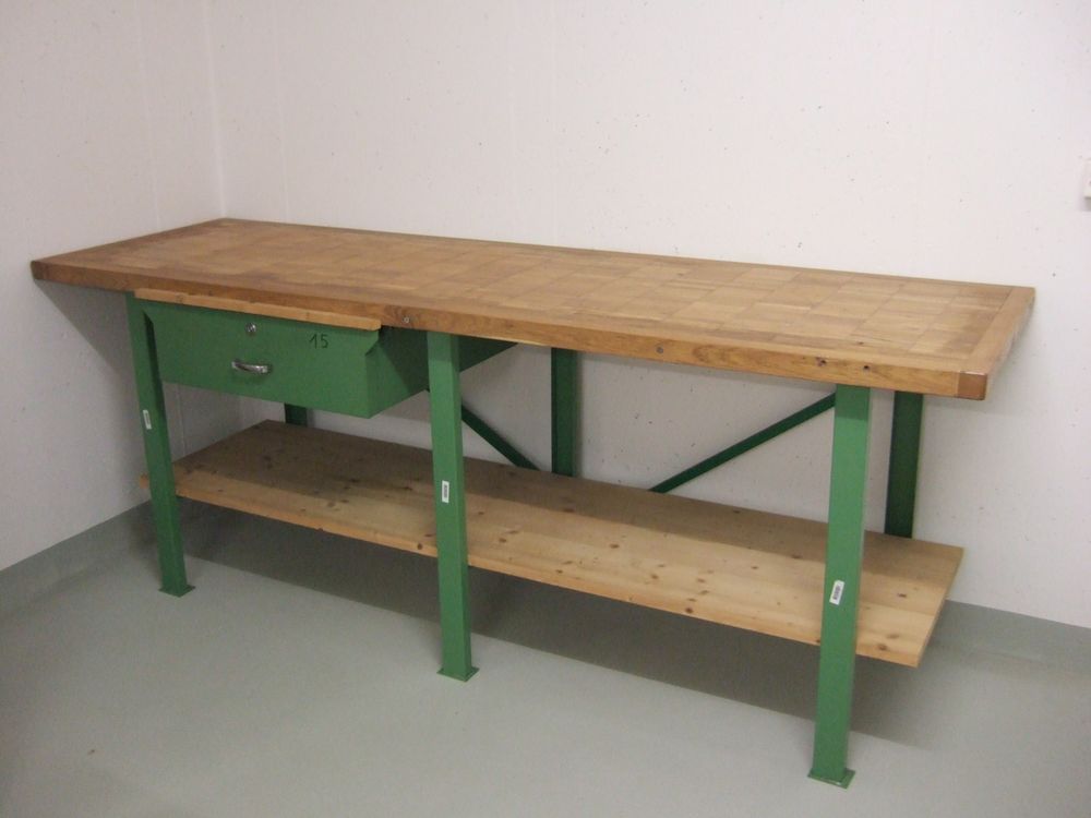 grosse, robuste Werkbank m. Schublade und Tisch-Schraubstock (Gebraucht) in Mörschwil für CHF ...