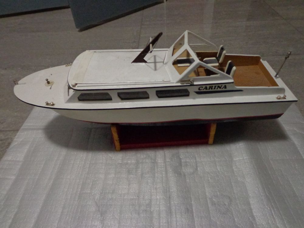 GRAUPNER RC-Motorboot CARINA zum Restaurieren aus 70er Jahre (Gebraucht) in Camorino für CHF 87. ...