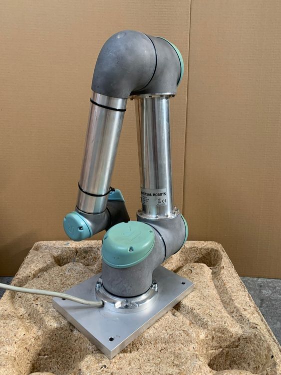 UR6 Roboter von UNIVERSAL ROBOTS (Defekt) in Oberkirch LU für CHF 2705 ...