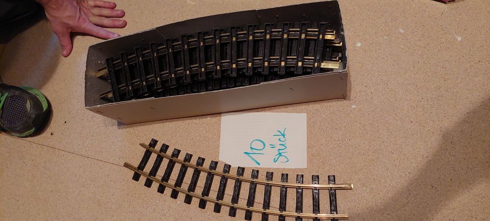 LGB 1500 10 Stück gebogenes Gleis r775 Spur G (Gebraucht) in Muntelier ...