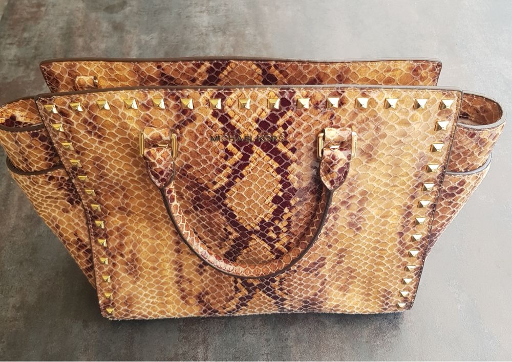 Michael Kors Handtasche Schlangen-Optik Nieten (Gebraucht) in Rheinfelden für CHF 89 – mit ...