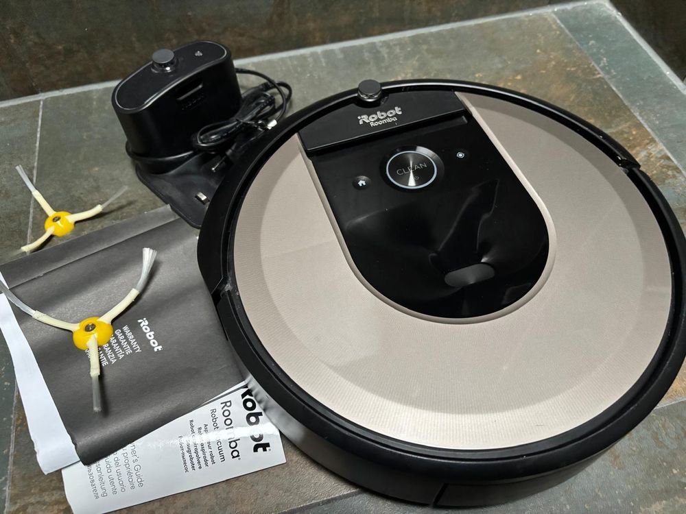 iRobot Roomba i6 Series | Inkl. Ladestation, Manual, Bürsten (Gebraucht ...