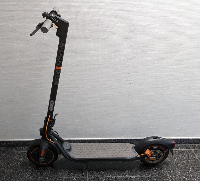 Segway Ninebot F40D 30 km/h 40 km Reichweite (Gebraucht) in Uster für ...