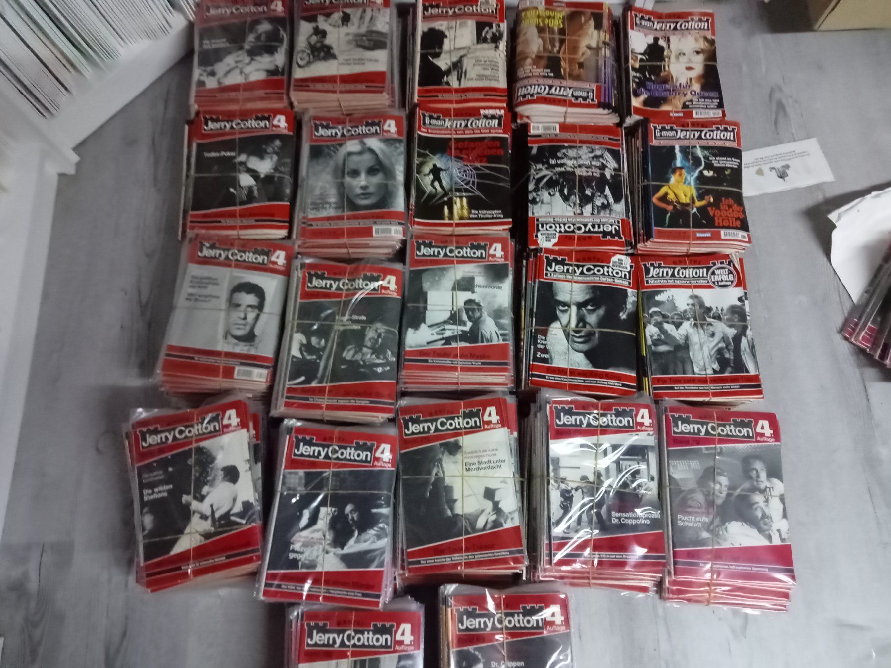 Jerry Cotten nur 40 stück nur 40 fr (Gebraucht) in Riehen für CHF 40 ...