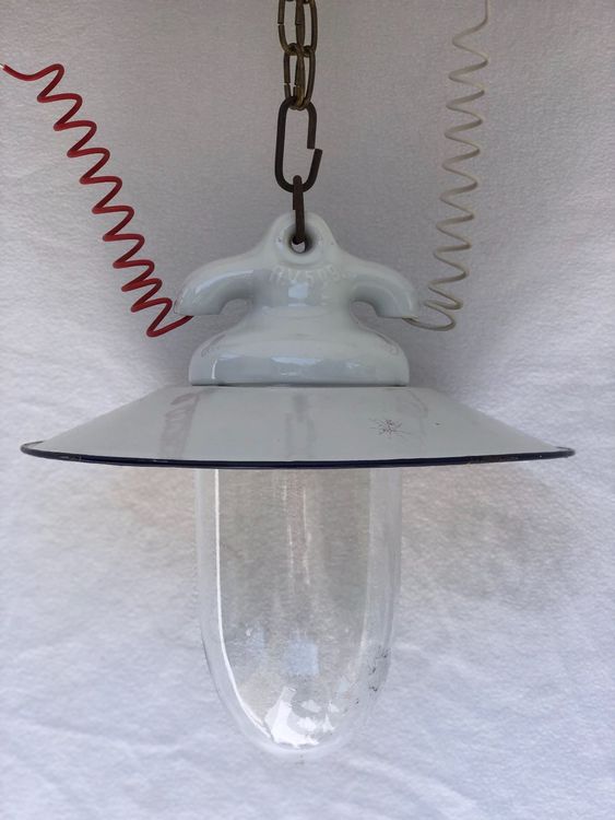 Stalllampe mit Glas und Emailschirm (Gebraucht) in Vilters für CHF 95 ...