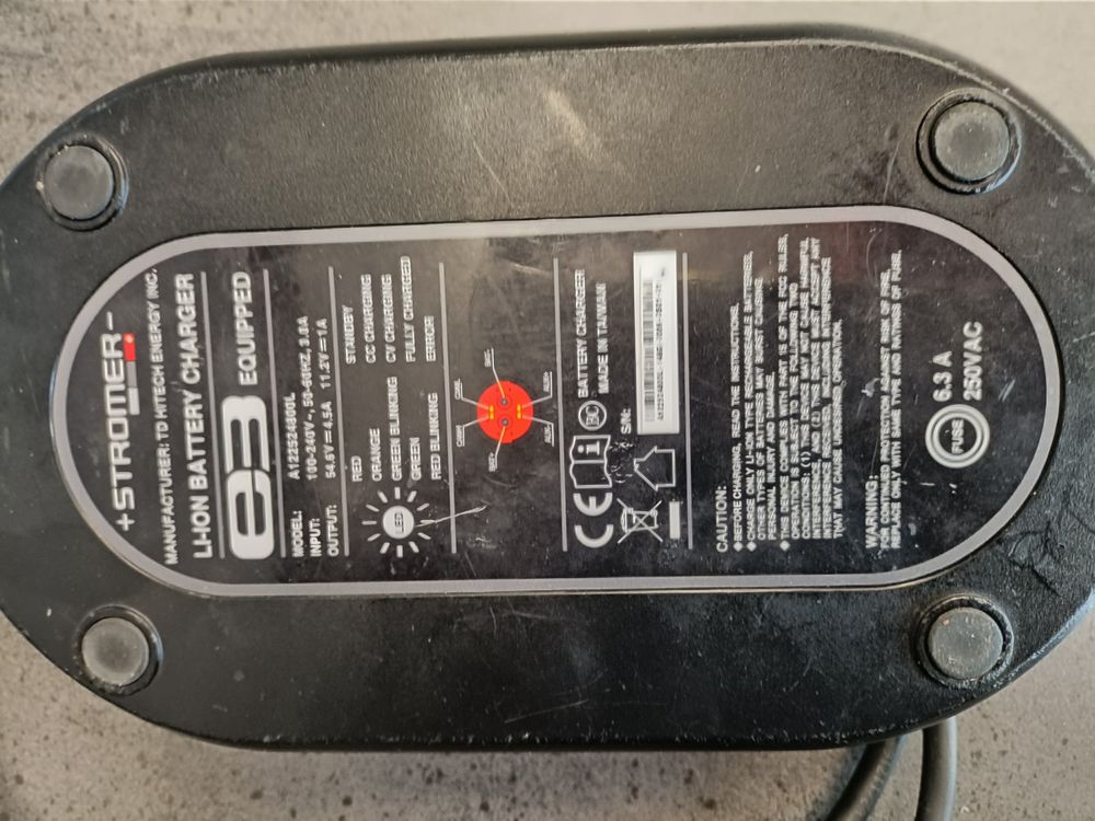 Stromer 48V Ladegerät, für ST2 bis ST7 mit Magnetstecker (Defekt) in Oberentfelden für CHF 81 ...