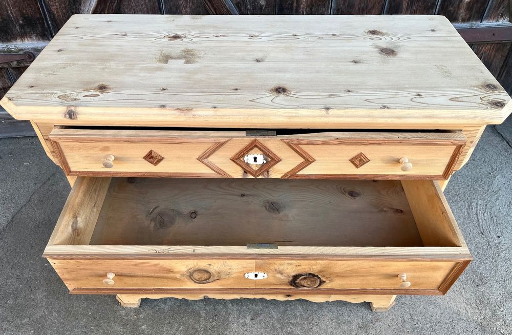 Seltene Arvenholz-Kommode restauriert (Gebraucht) in Ottikon für CHF ...