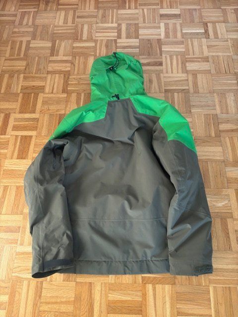 Arcteryx Top Skijacke Grösse M neuwertig Gore-Tex Coreloft (Gebraucht ...