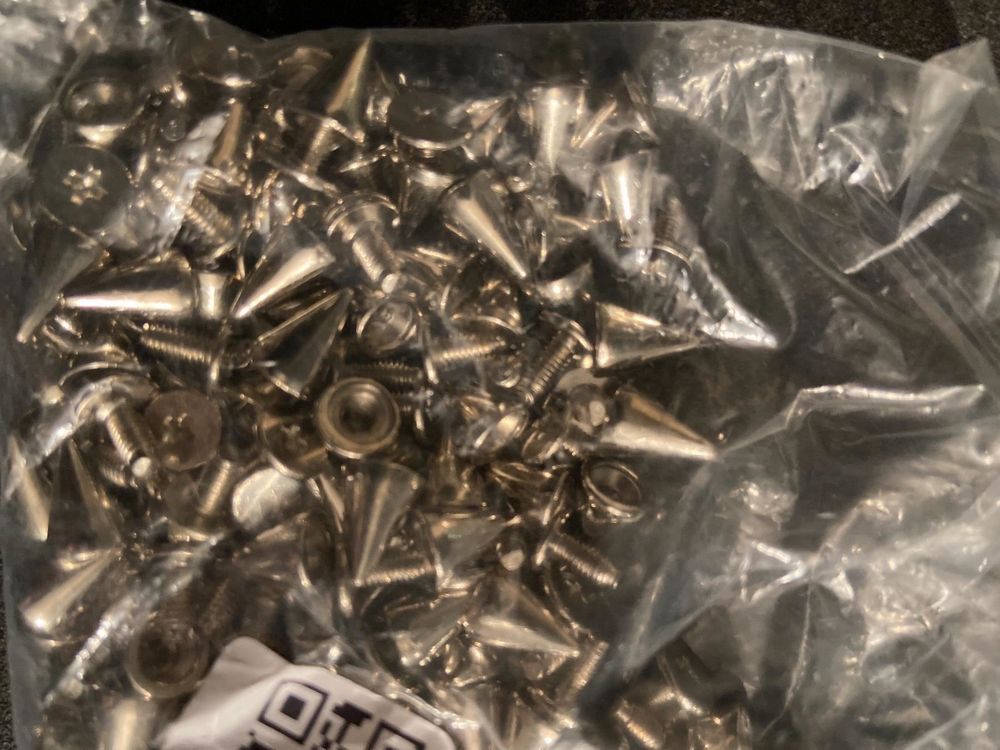 Nieten 100 Stück NEU Top Qualität ! NEU! Silver / (Neu und ...