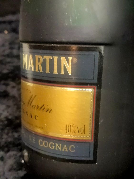 RÉMY MARTIN COGNAC BOUTEILLE ENTAMÉ (Gebraucht) in Genève für CHF 10 – mit Lieferung auf Ricardo ...