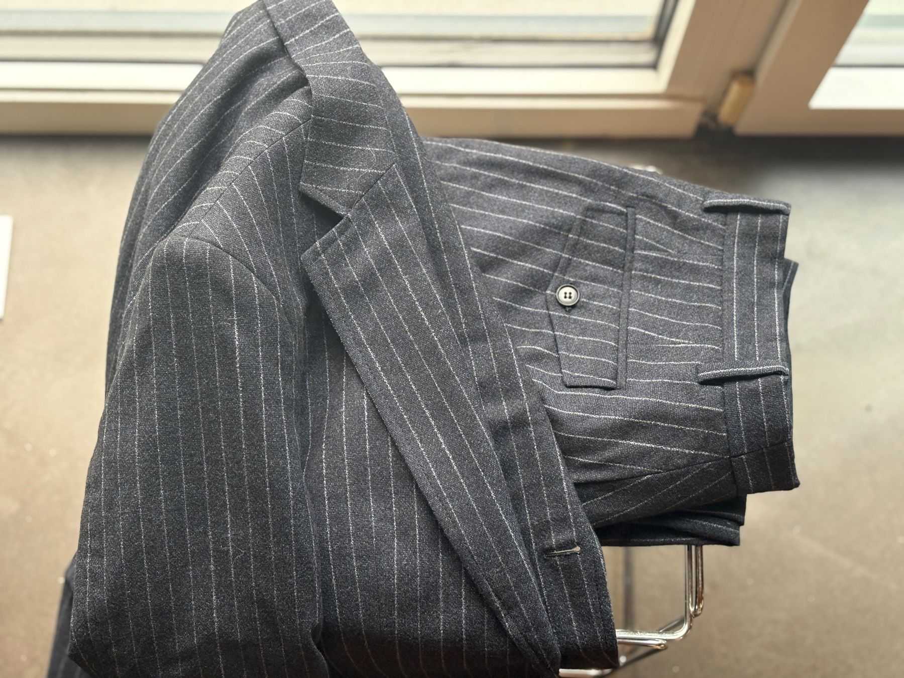 Costume rayé De Fursac, taille 44, laine vierge (D'occasion) à Lausanne ...