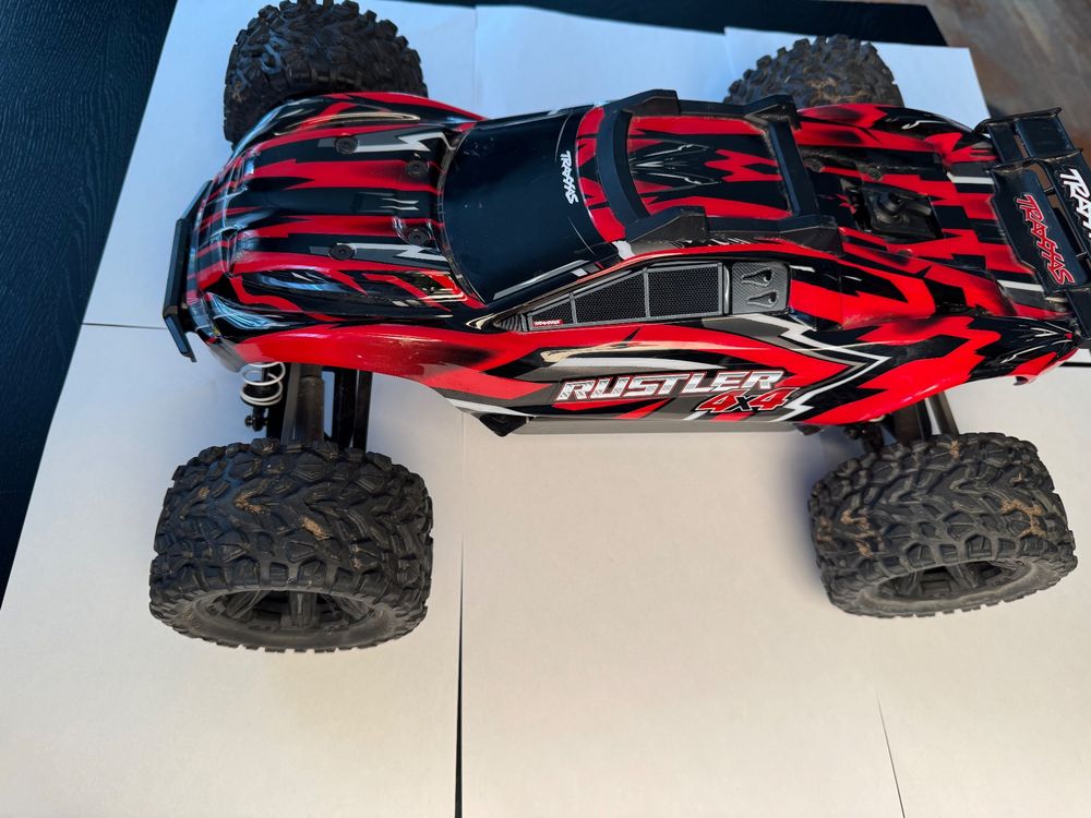 Traxxas Stadium TRUCK RUSTLER 4x4 1:10 4WD EP RTR Rot | Kaufen auf Ricardo