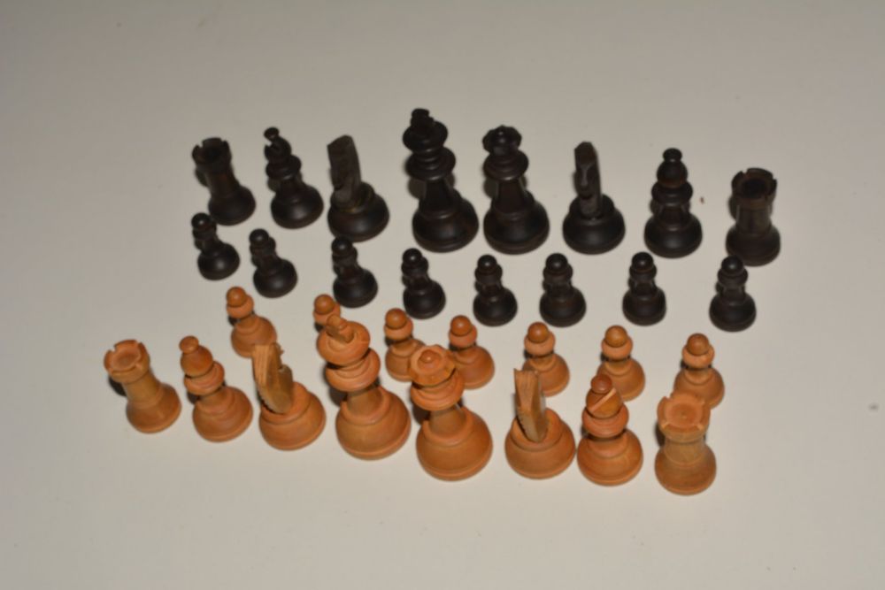 Schach Schachfiguren Figuren Holz SET (Gebraucht) in Fischbach-Göslikon ...