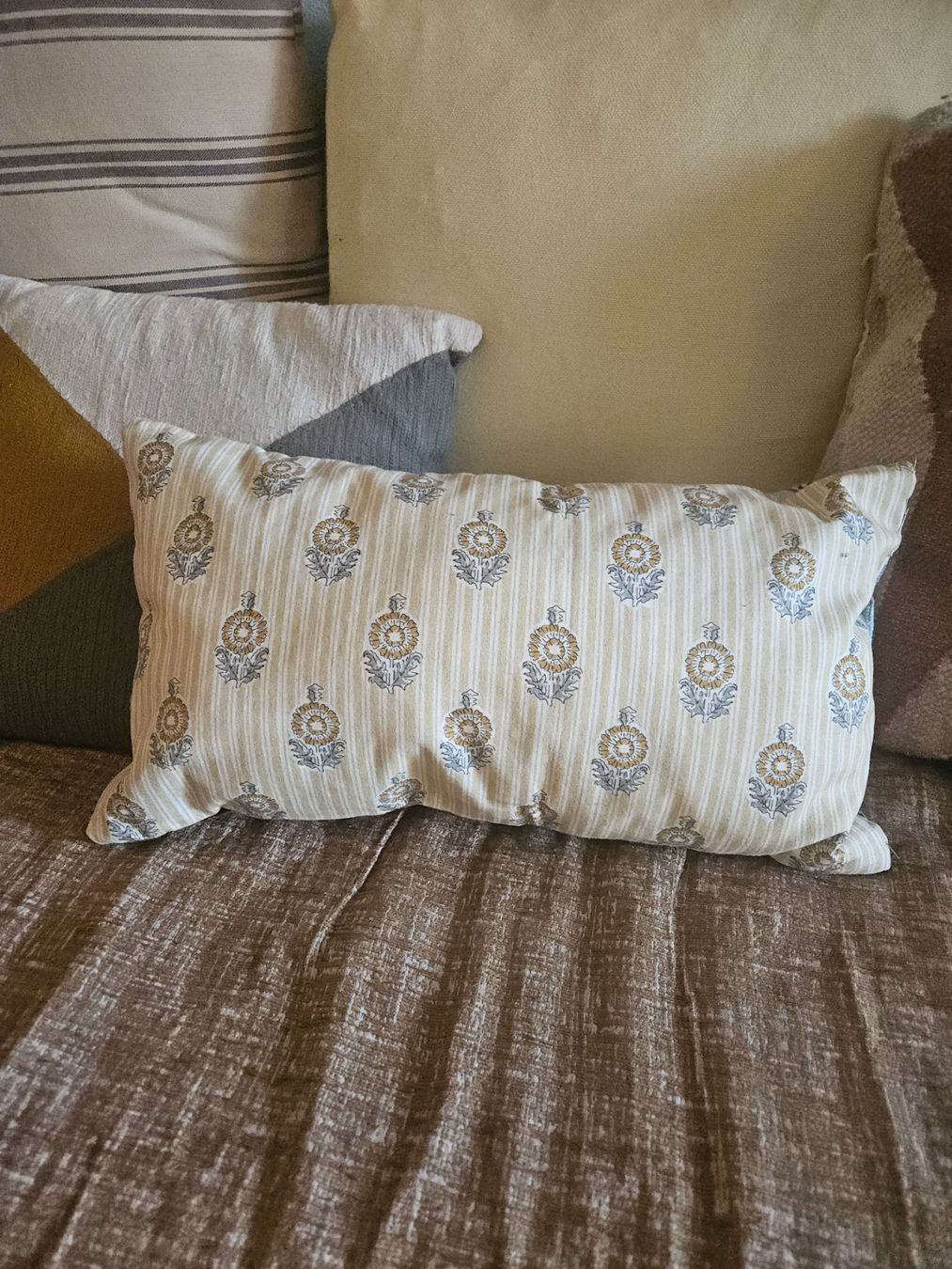 Coussin neuf canevas vintage scene de village et lac (Neuf avec ...