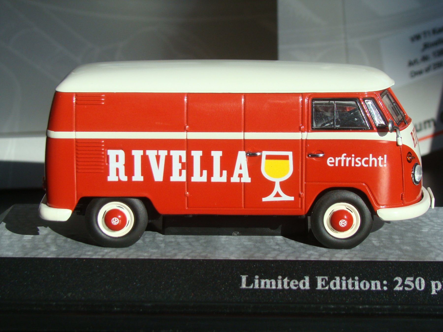 Premium Classixxs VW T1 Kastenwagen Rivella lim 250 (Neu und ...