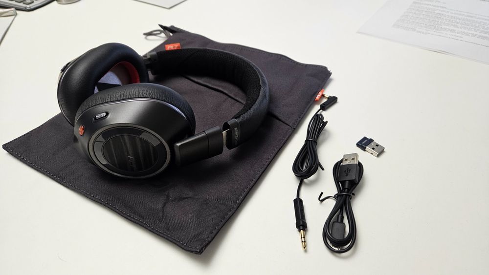 Headset Plantronics Poly Voyager 8200 UC | Kaufen auf Ricardo