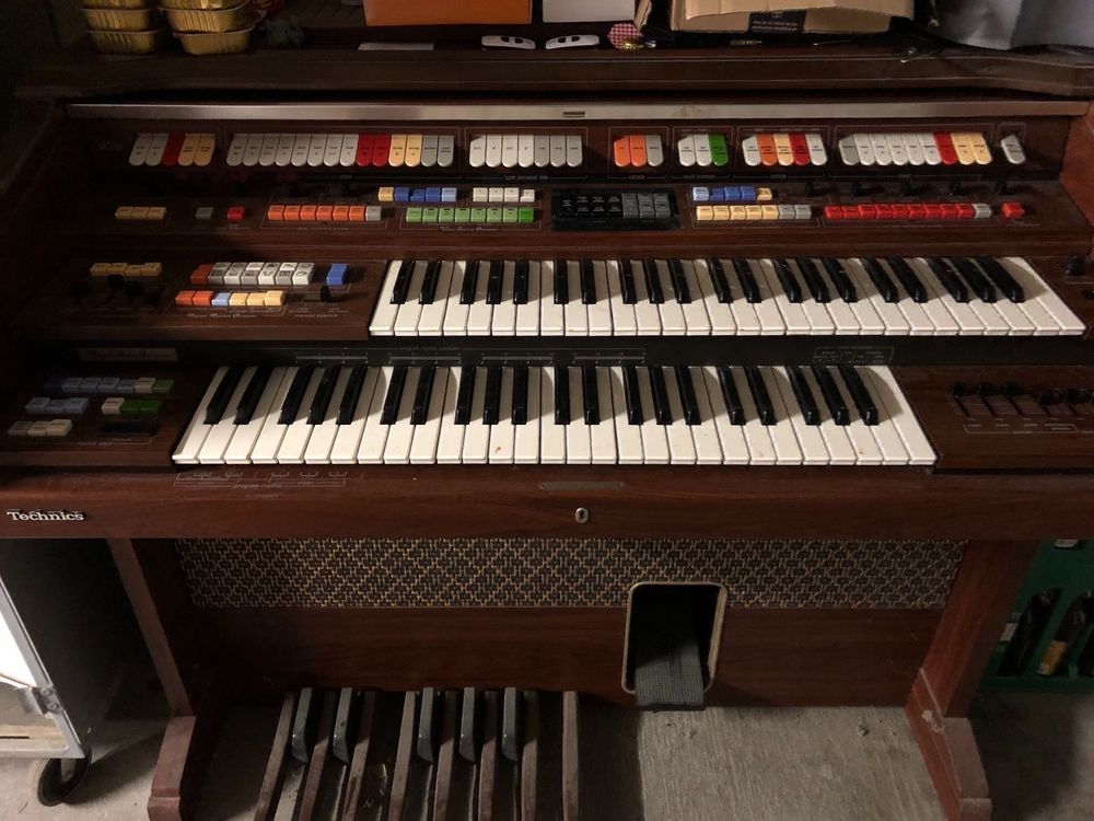 Schöne Orgel Technics SX-U90 mit Sessel | Kaufen auf Ricardo