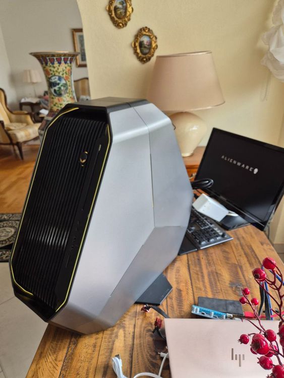Neuwertiger Alienware Area 51 RGB Gamer PC i7 RTX 3090 SSD (Gebraucht ...