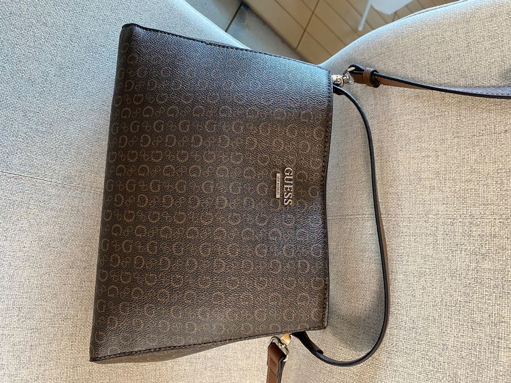 Guess shoulder bag (Neu (gemäss Beschreibung)) in Lufingen für CHF 40 ...