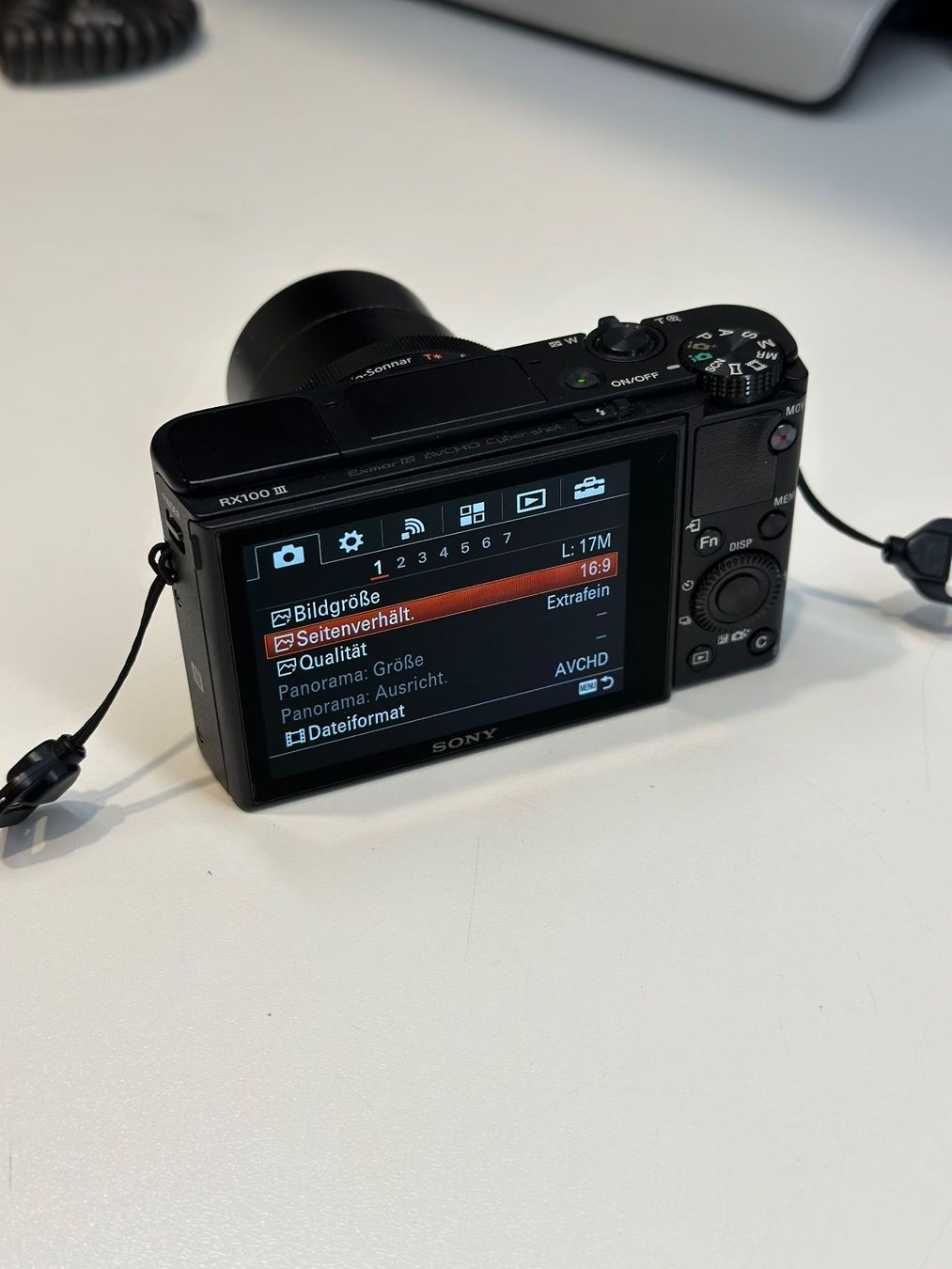 SONY DSC RX-100 III Carl Zeiss (Gebraucht) in Wolfhausen für CHF 490 ...