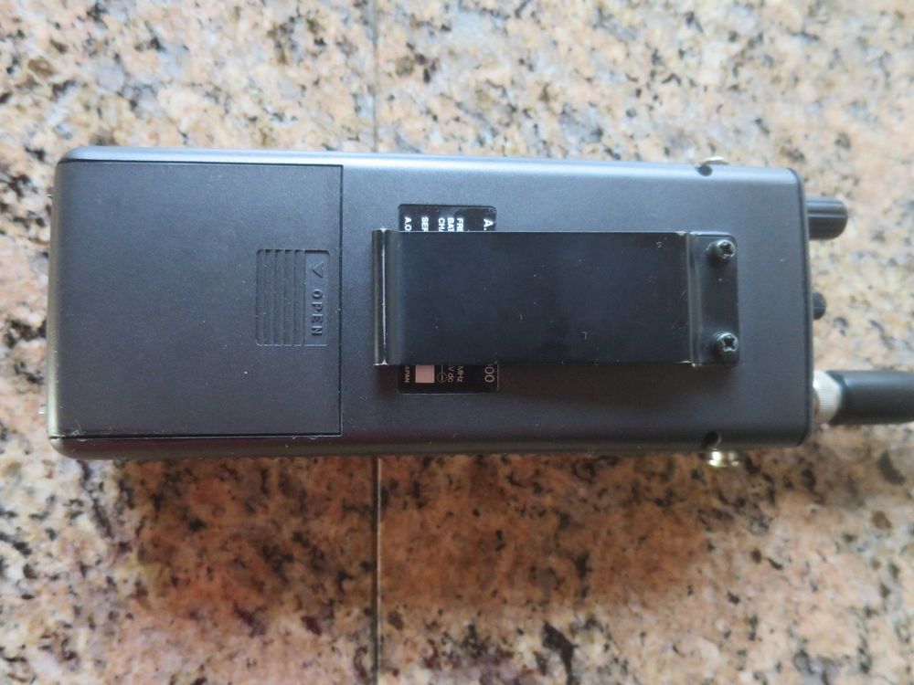 AOR AR-2000 Handheld HF / VHF / UHF Scan | Acheter sur Ricardo