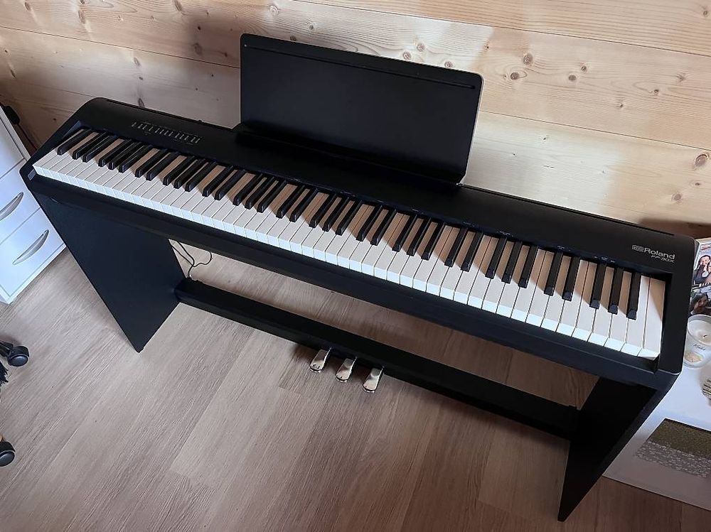 E-Piano, Ständer, Pedal, Roland FP-30X Z2L1005 (Gebraucht) in für CHF ...