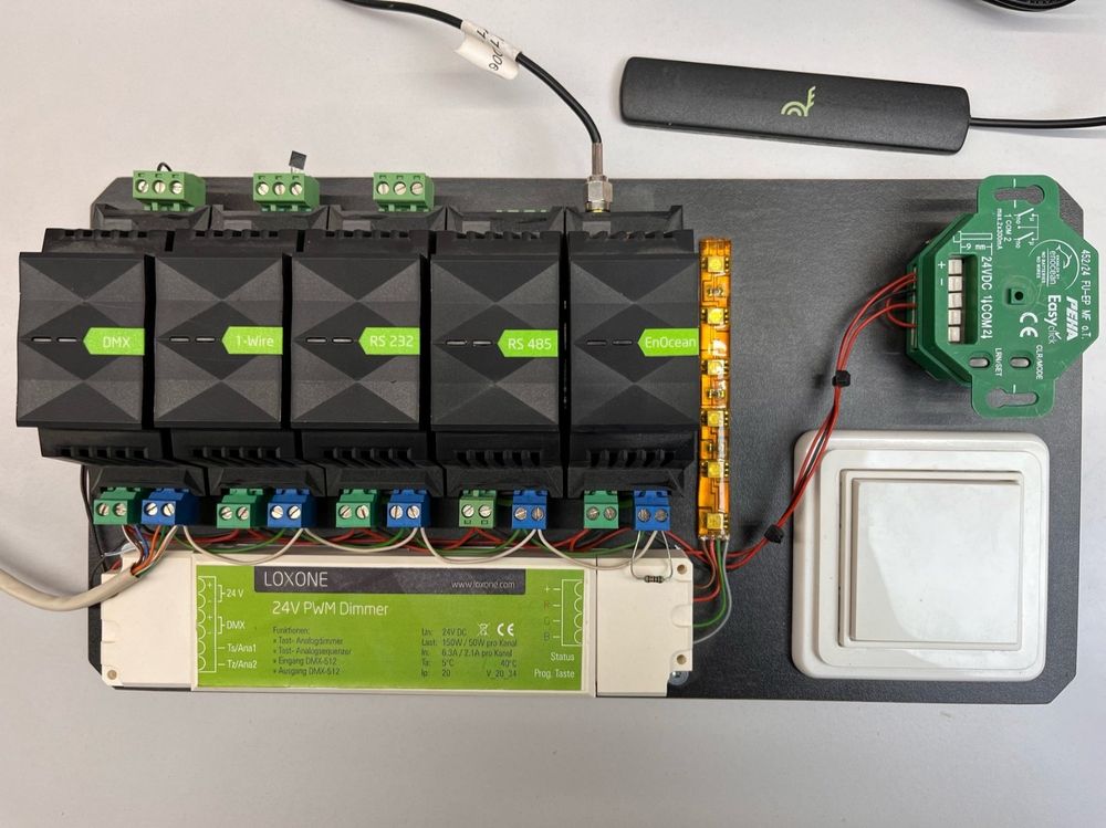 Loxone Musterkoffer + Miniserver & Extensions (Gebraucht) in für CHF ...