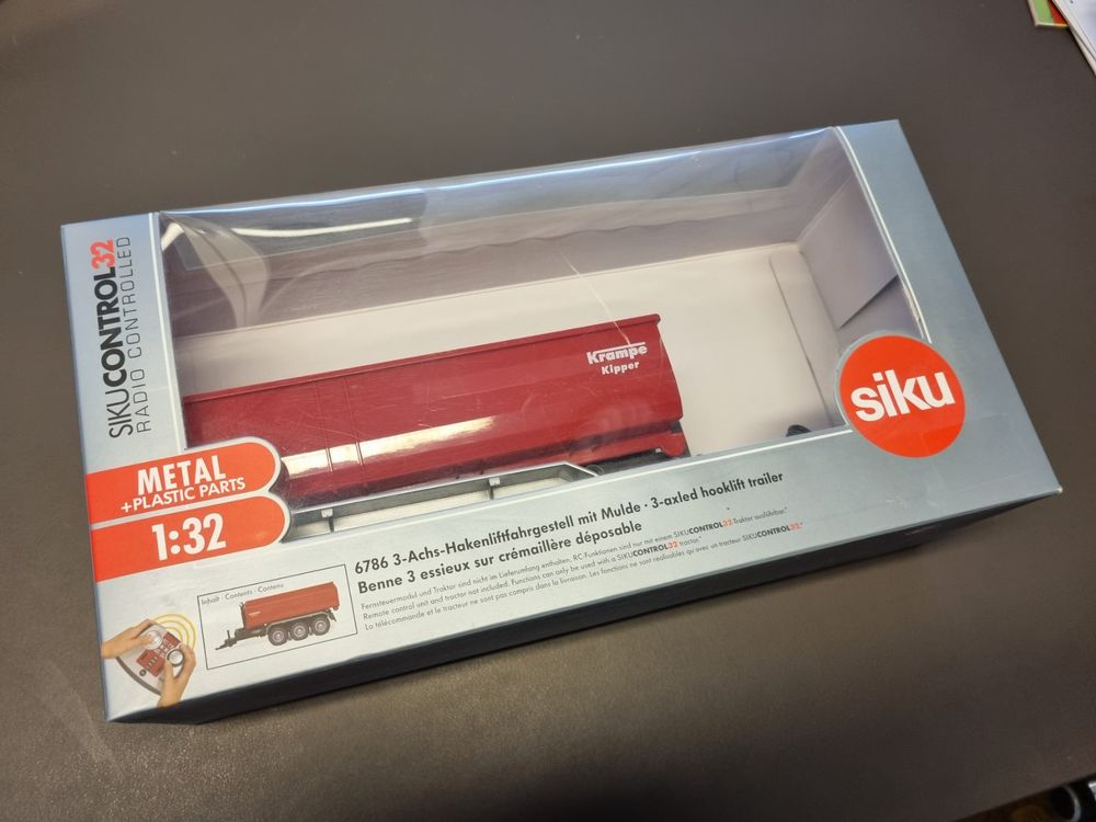 SIKU Control / 3-Achs-Hakenliftfahrgestell mit Mulde (1:32) | Kaufen auf Ricardo