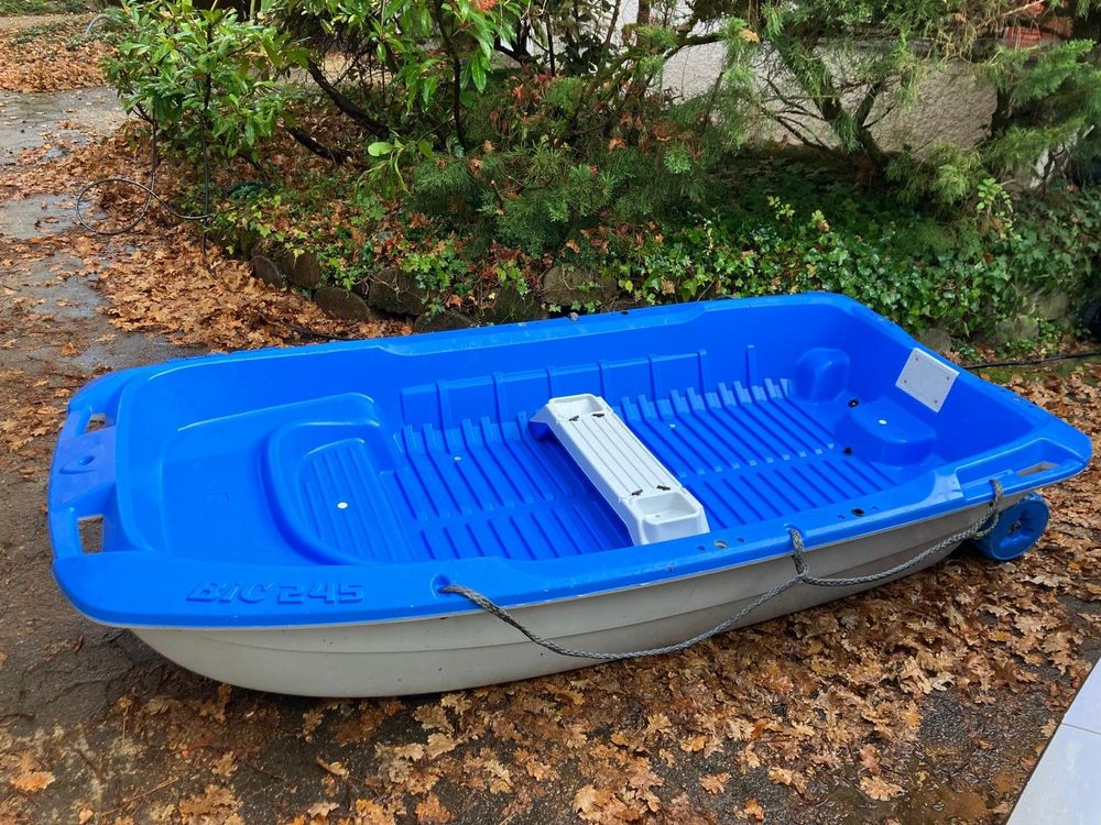 Barque BIC 245 bleue et blanche à vendre (Gebraucht) in Vésenaz für CHF ...