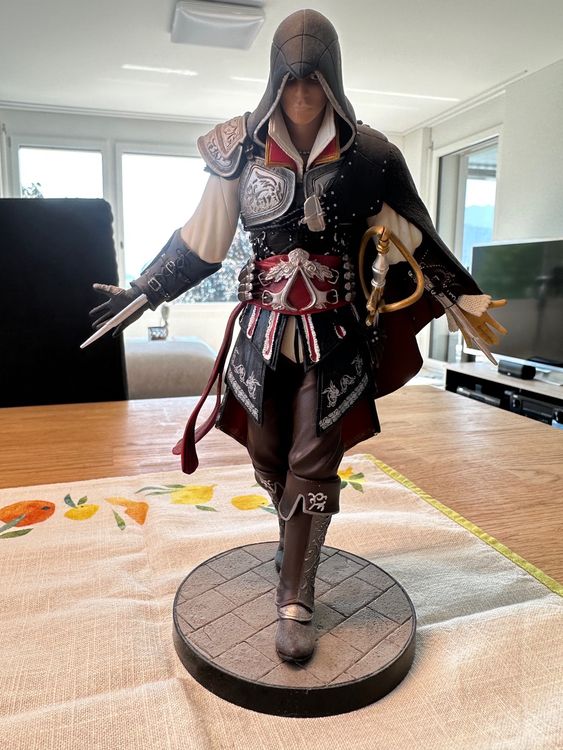 Assassin’s Creed II Black Limited Collectors Edition Figur | Kaufen auf ...