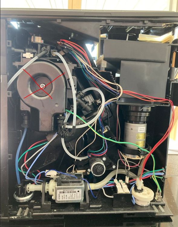 Jura D601 Kaffeemaschine _ Durchlauferhitzer defekt (Defekt) in Galmiz ...