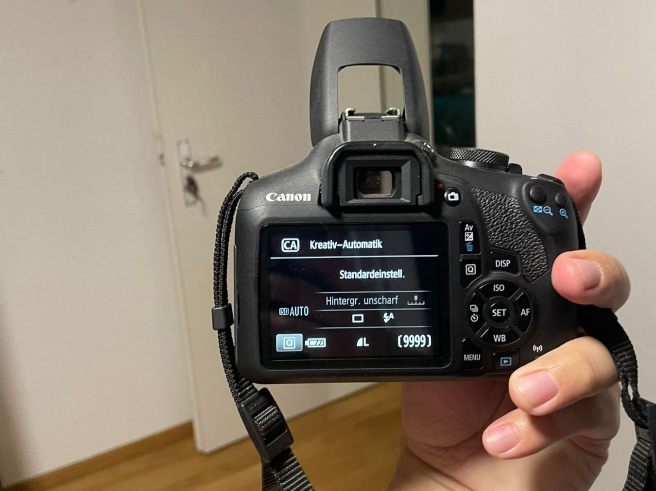 Canon EOS 2000D Spiegelreflexkamera, inkl. 256GB SD Card (Gebraucht) in ...