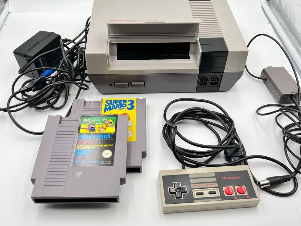 Nintendo Entertainment System NES plus zwei Spiele (Gebraucht) in Arni ...