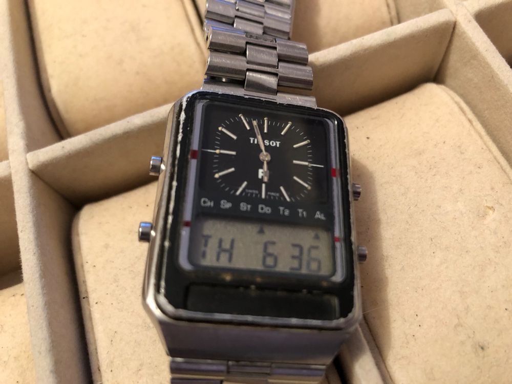 Montre vintage Tissot F1 homme fonctionne 31x43mm (Gebraucht) in Delemont für CHF 47 – mit ...