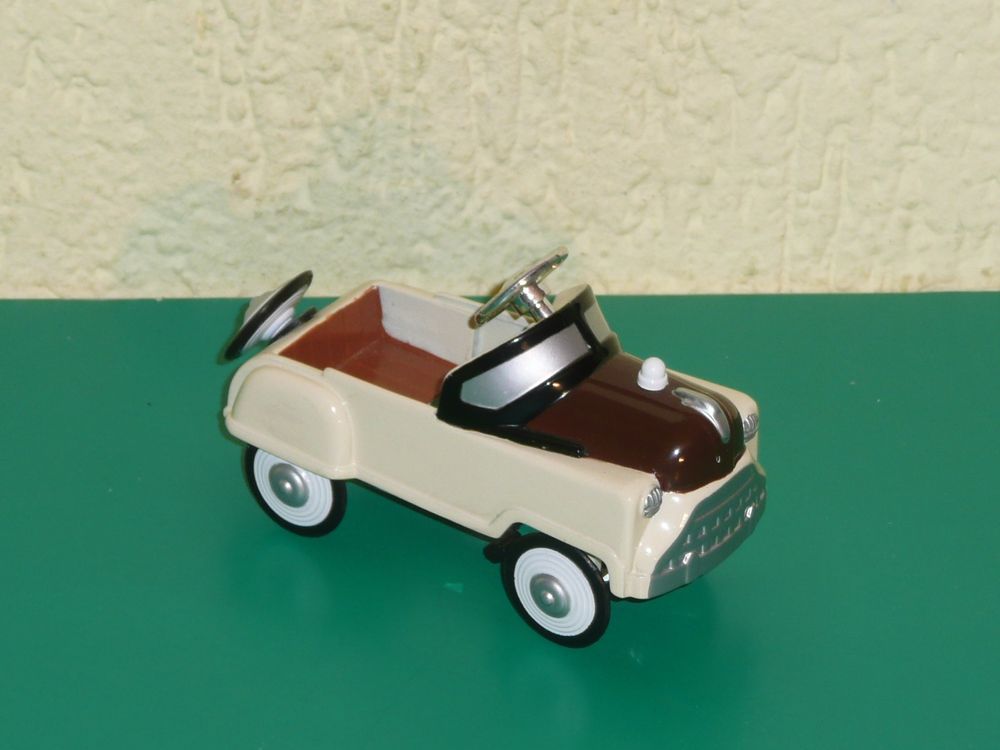 Metall " Tretauto " NEU ab 1 Fr. (Neu (gemäss Beschreibung)) in Kriens für CHF 1 – mit Lieferung ...